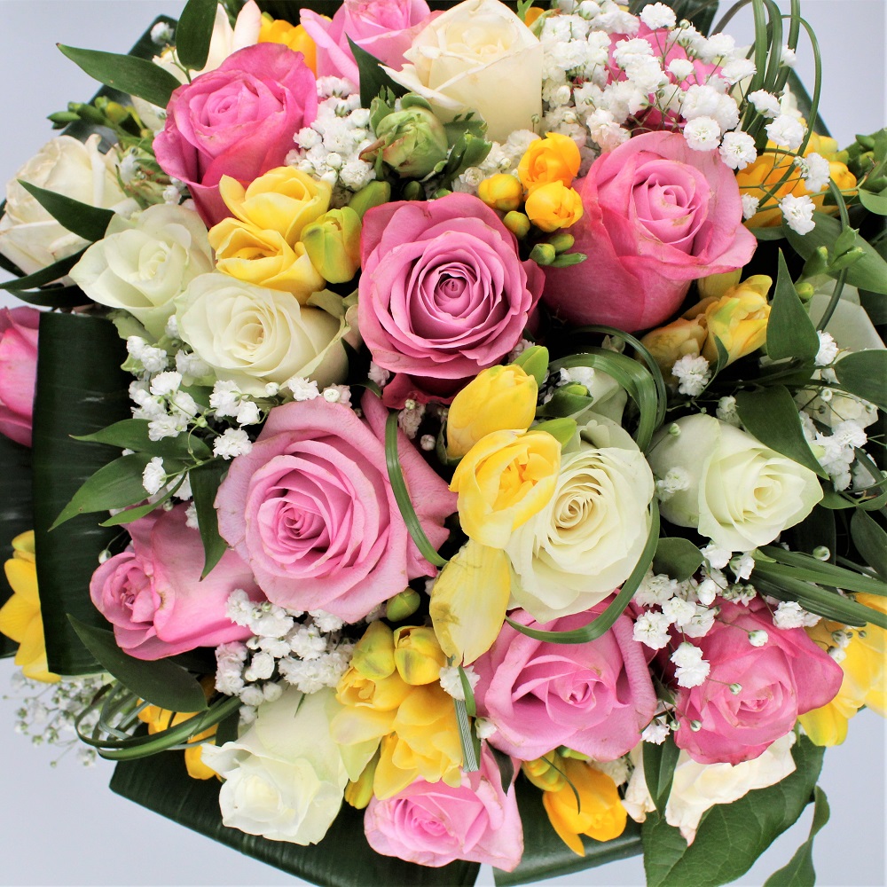 Bouquet Misto Rose e Fiori di Primavera Lussuoso - La Violetta, fiorai ...